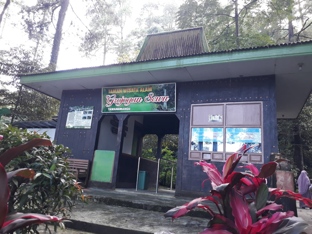 Gorojongan Sewu Waterfall - Tawangmangu.net